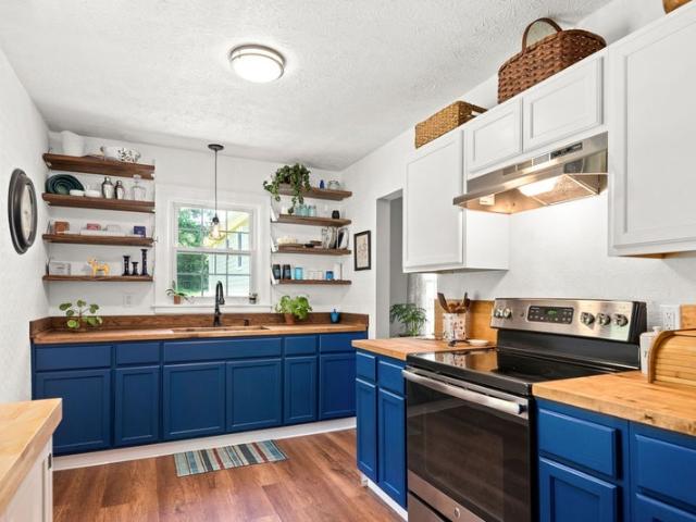 Large Private Suite w/ Master + Bath + Bonus Room