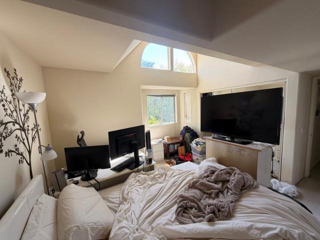 Large Primary Bedroom w/Private Bathroom