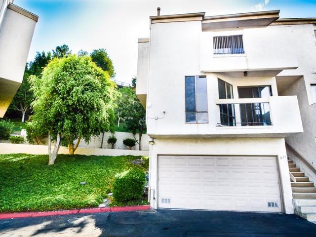 Large Primary Suite with Views in Fletcher Hills