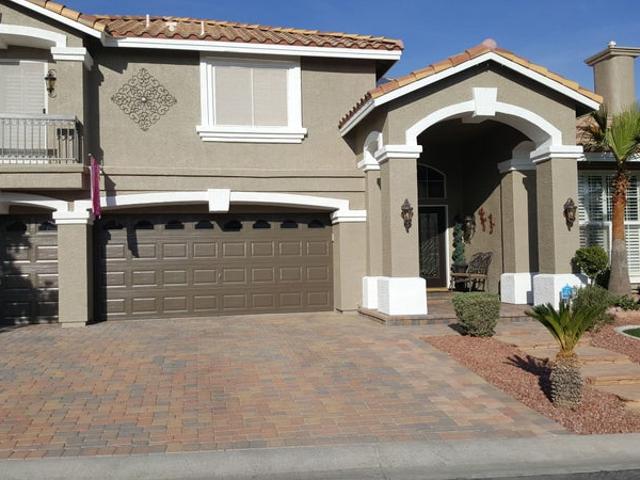 Large QUIET Home Gated with Resort like Backyard