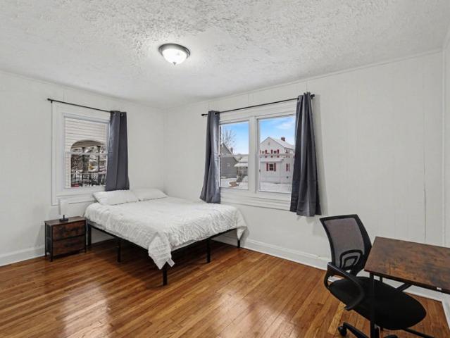 Large Renovated Fernhill Living Utilities Inclu