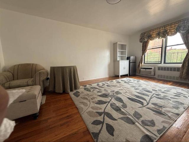Large Room Males only
