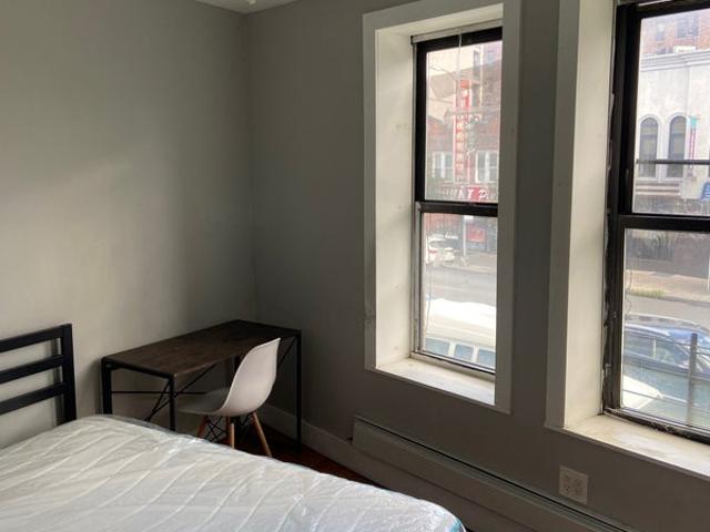 Large room, near Q train