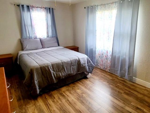 Large Room Near Valencia College & Universal
