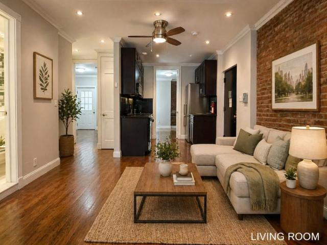 Large Room By Q & 2 Train laundry E 100th