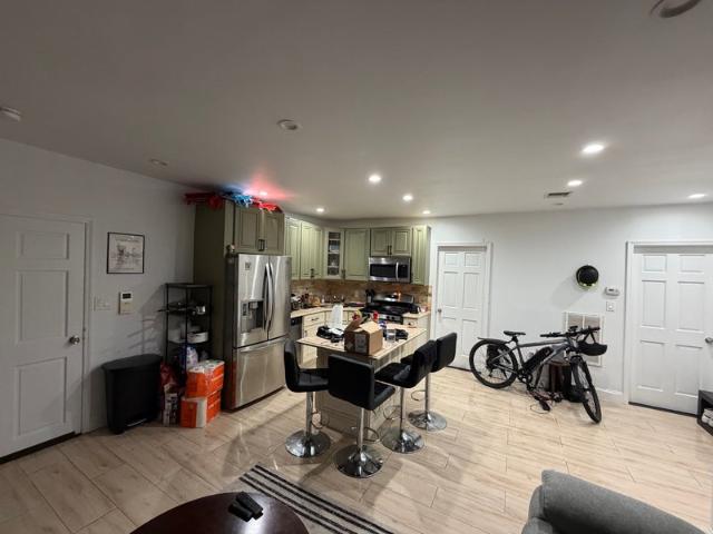 Large Room + En suite Bathroom in Ocean Hill