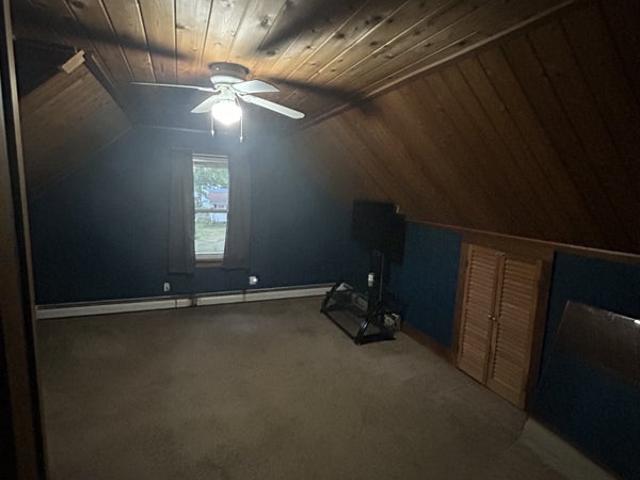 Large room for rent must share bathroom