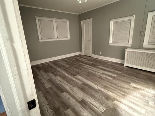 Large Room for Rent Flushing North