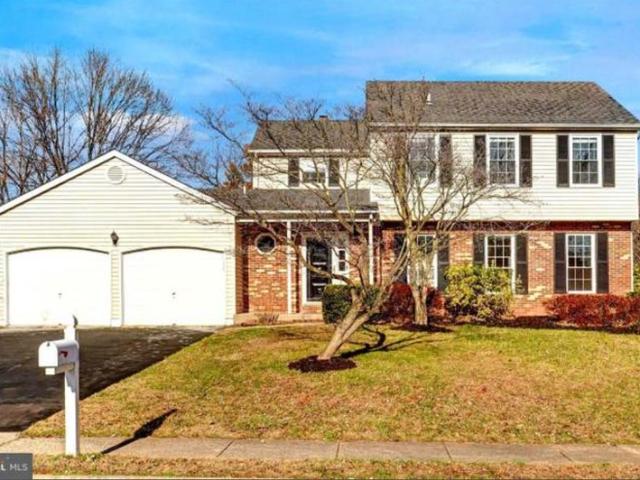 Large Room for rent– Herndon – $950 for A Female