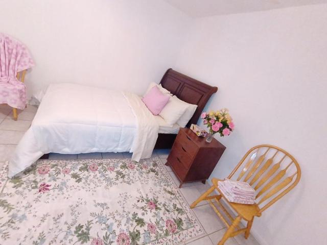 Large room for rent. It is ready to move in