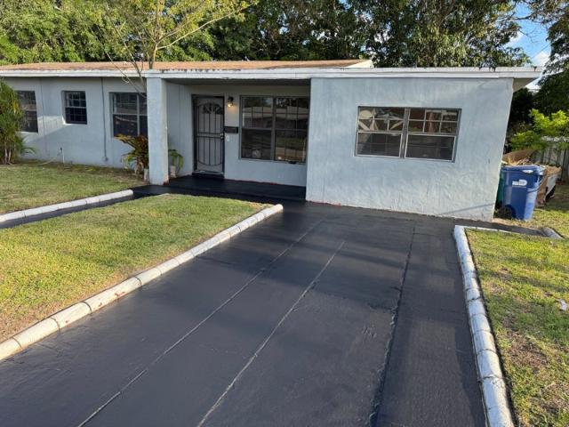 Large Room for Rent in Miami Gardens  NOT a 1 Bed