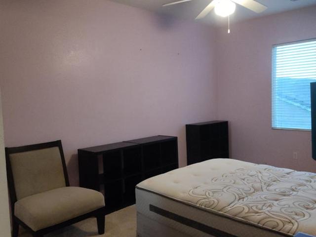 Large room for rent in Quartz Hill