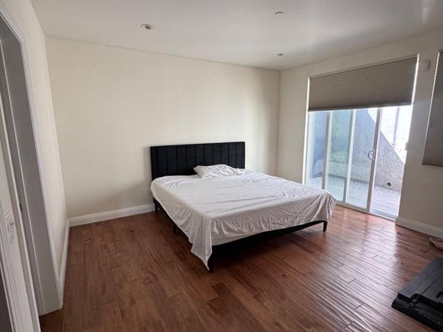 Large Room for Rent