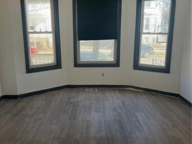 Large room for rent