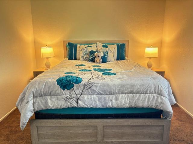 LARGE ROOM FOR RENT