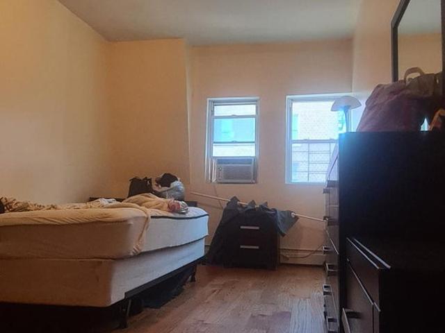 Large room for rent