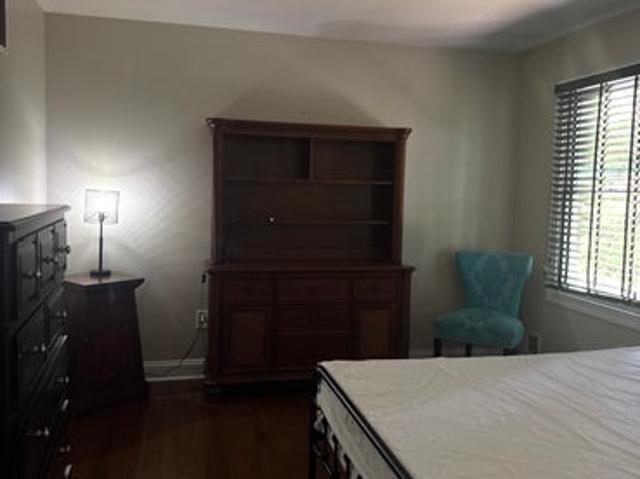 Large room for rent