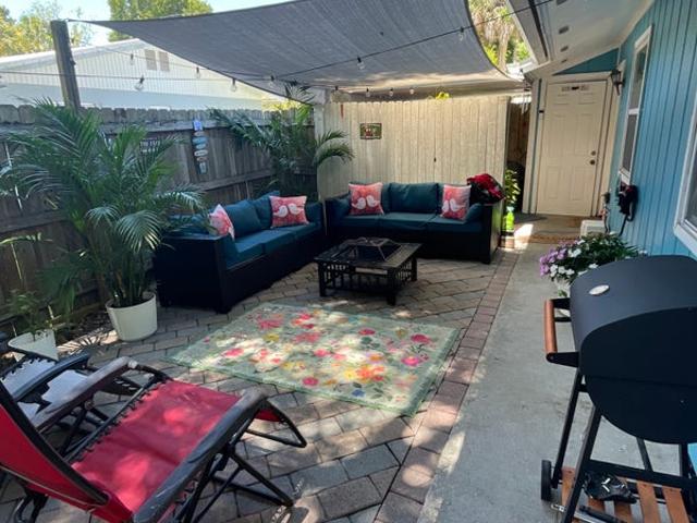 Large room for rent
