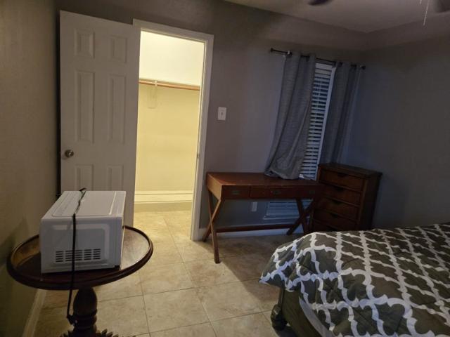 Large room for rent