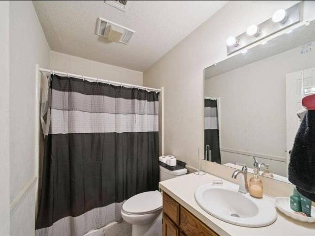 Large Room for Rent