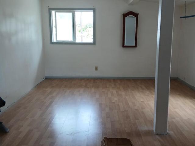 LARGE room for ren