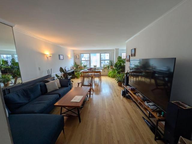 Large room in a flat with private terrace