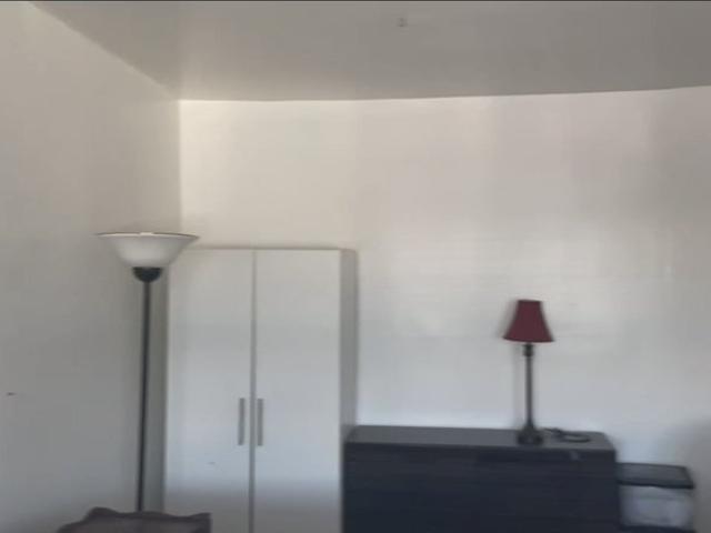 Large Room in Astoria 5 mins walk to Subway