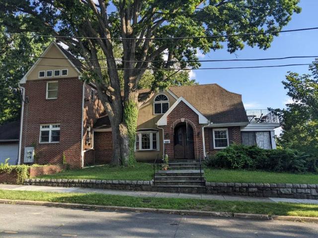 Large Room in Great Group House, red line metro