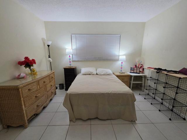 Large Room in Hollywood