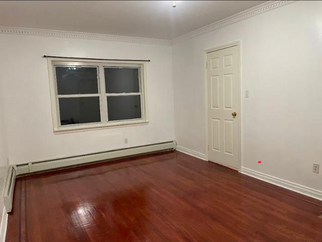 Large Room in Ideal Location