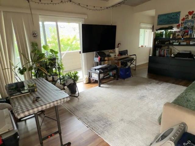 Large Room in Kentfield
