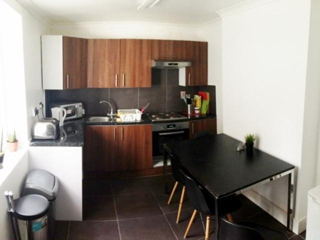 Large Room in Prime Location WC1H 9EW Pads for Students