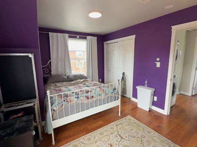 Large room in shared house in Upper Fremont