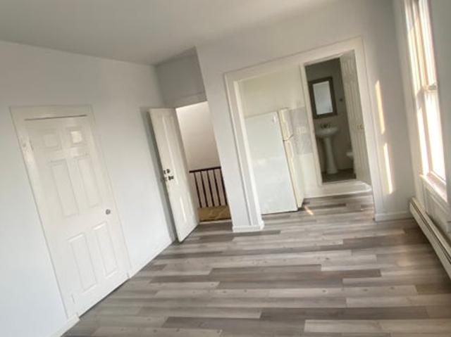 Large room private bath separate entrance