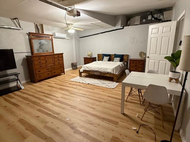 Large Room SE Cape Coral