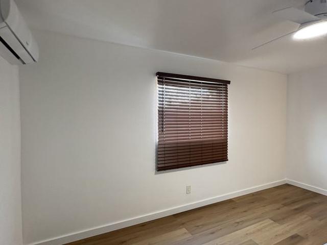 Large Room w Private Bath | Full Kitchen | $400 D
