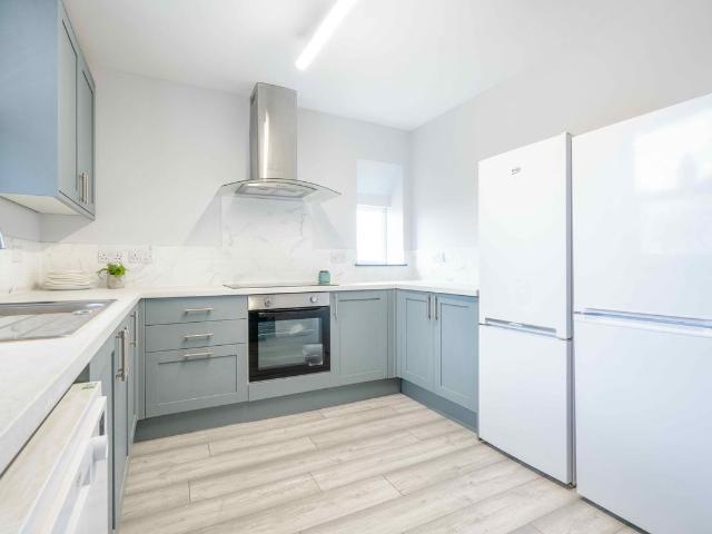 Large Room With Ensuite, 22 Yarborough Road LN1, Room to rent, £550 pcm | PrimeLocation