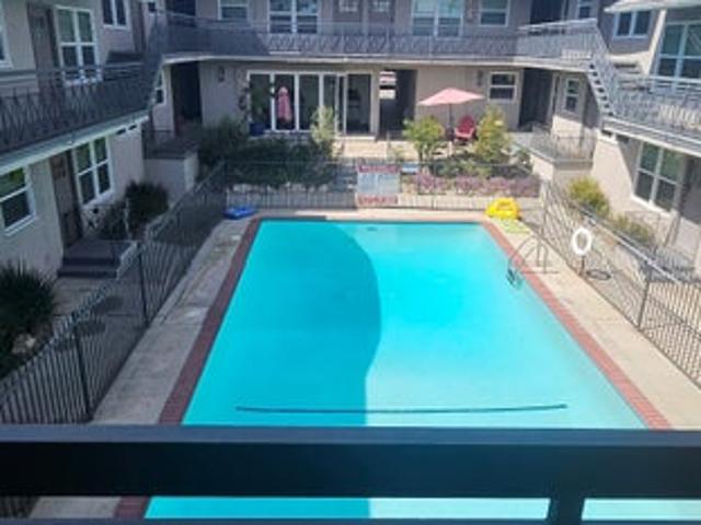 Large room with pool in Inglewood