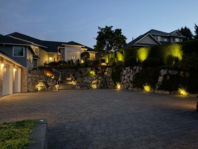 Large room with private bathroom in spacious home