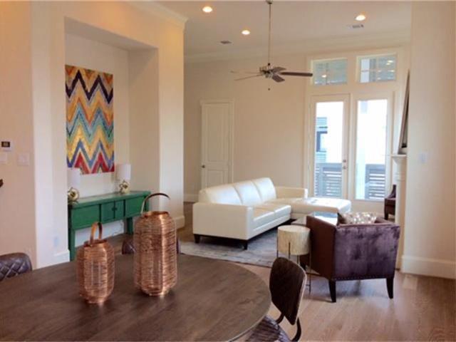 Large room w/private bath and closet Townhouse