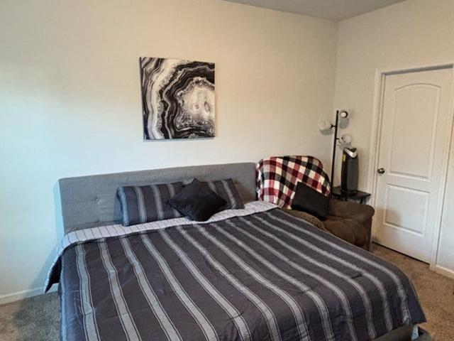 Large room w/private bathroom