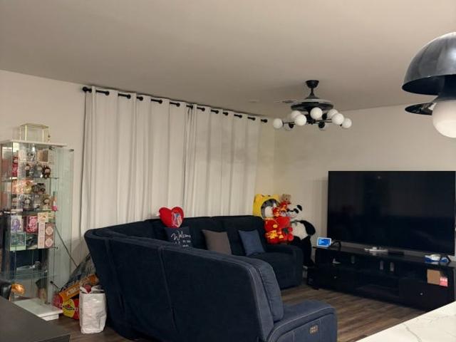 Large rooms with private bathrooms in Southwest ar