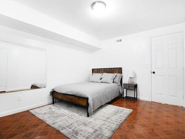 LARGE ROOMS AVAILABLE Single Occupants Only Spacious, Clean & Comfortable Riverdale Home