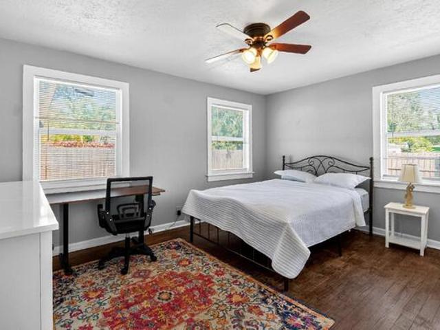 Large Rooms in Largo
