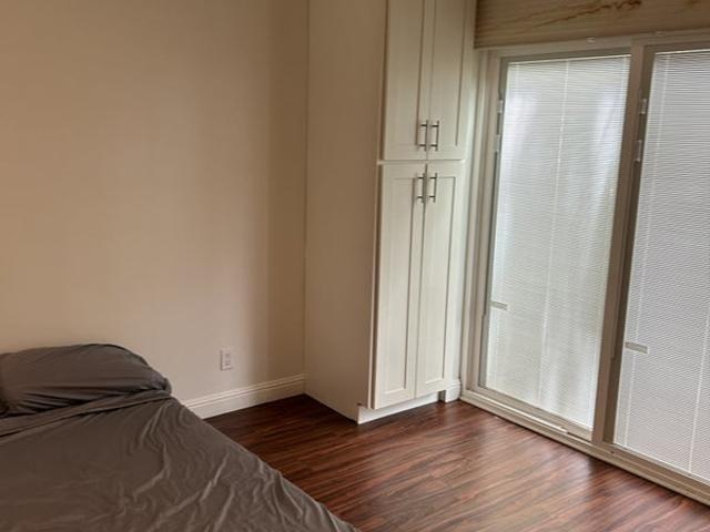 Large Room/Private Bath in Luxury House with View