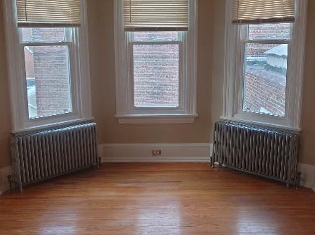 Large second floor unit in Victorian Germantown tr