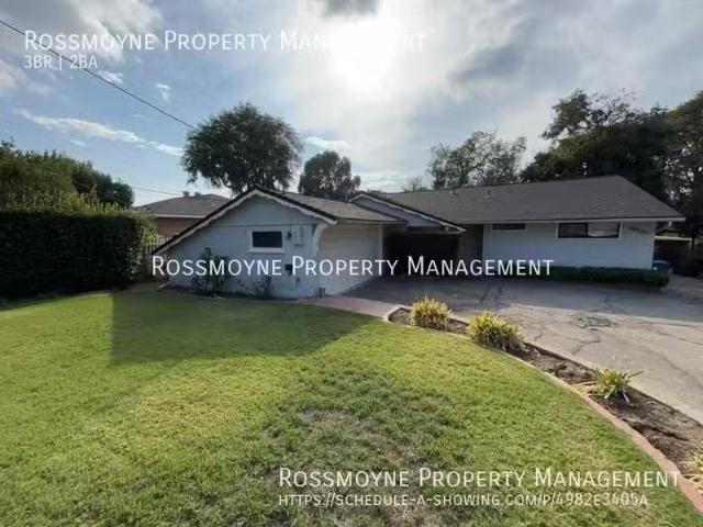 Large Single Family Home in Sunland 10625 Mount Gleason Ave