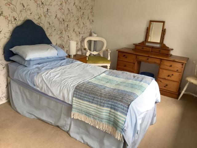 Large single room in a comfortable Steyning house