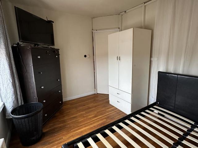 Large size room in flushing