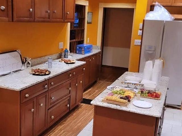 Large, spacious room available